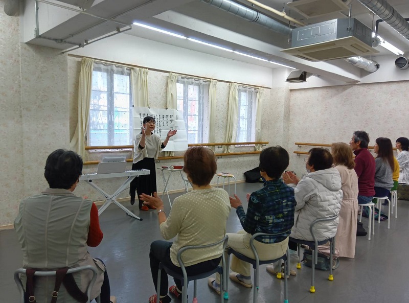 歌のゆうゆう塾®「歌って倶楽部－UTAKURA－」5月下旬開講予定で、見学及び体験を受付中。 | 神戸垂水おもちゃ箱